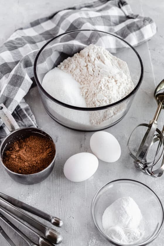 Quick and Easy Chocolate Cake Recipe | Easy Weeknight Recipes