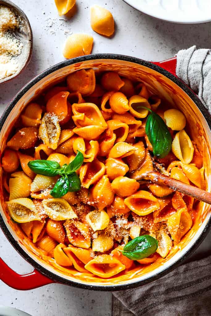 Gigi Hadid Pasta (Spicy Vodka Pasta) | Easy Weeknight Recipes