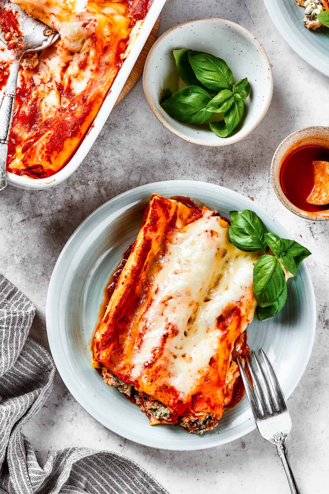 Cheesy Spinach Stuffed Manicotti | Easy Weeknight Recipes